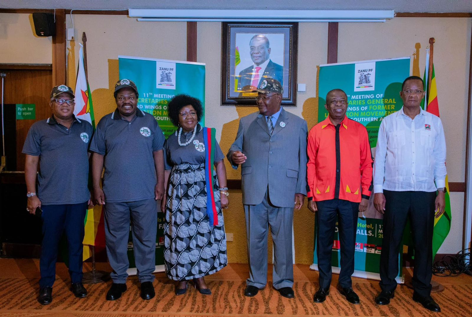 PARTIDOS LIBERTADORES DA ÁFRICA AUSTRAL: SECRETÁRIO-GERAL DA FRELIMO ...