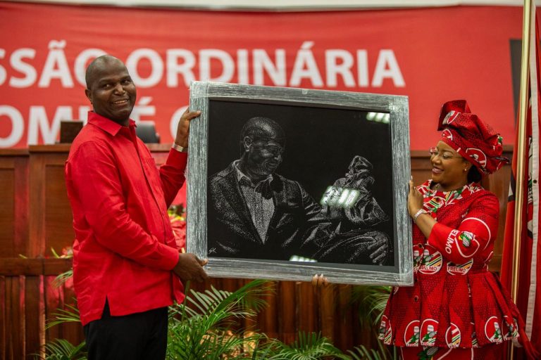 Símbolos do Partido – FRELIMO