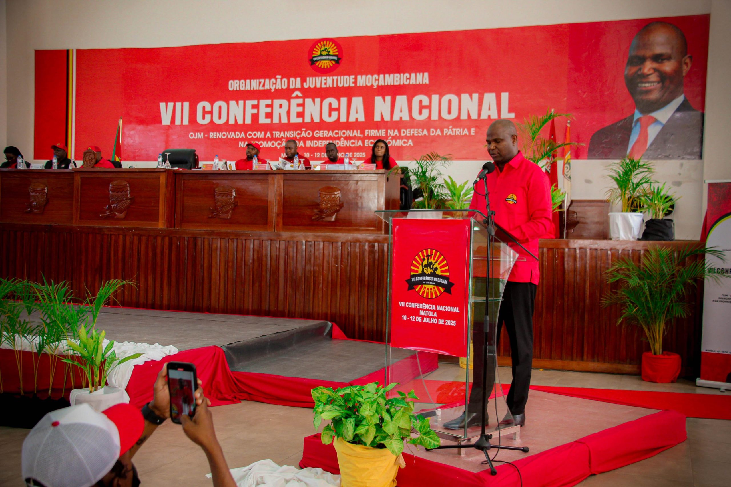 DISCURSO DO CAMARADA DANIEL FRANCISCO CHAPO, PRESIDENTE DA FRELIMO E ...